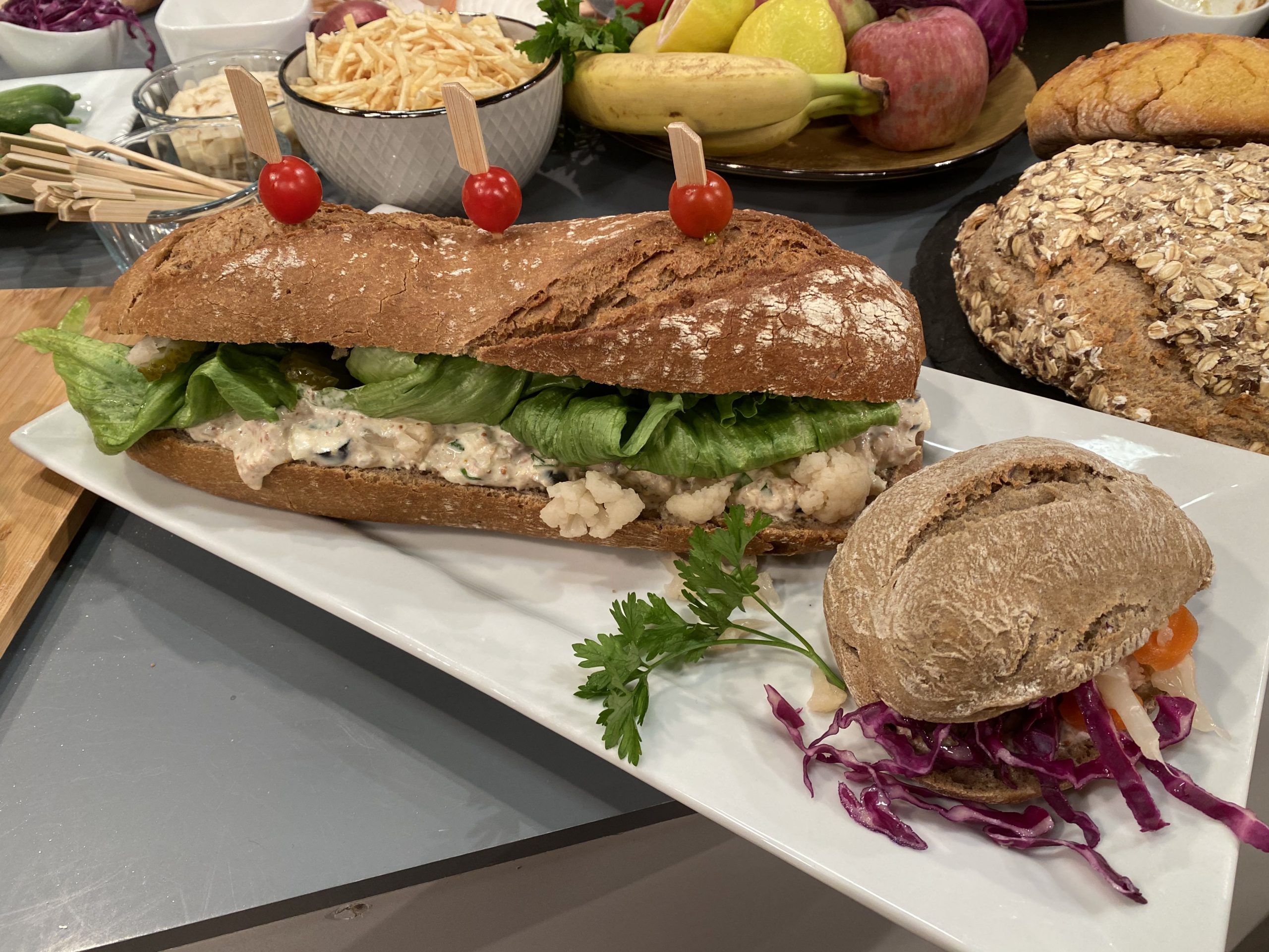 Sandes de pasta de atum e azeite com couve-roxa e maçã - Chef Fábio ...