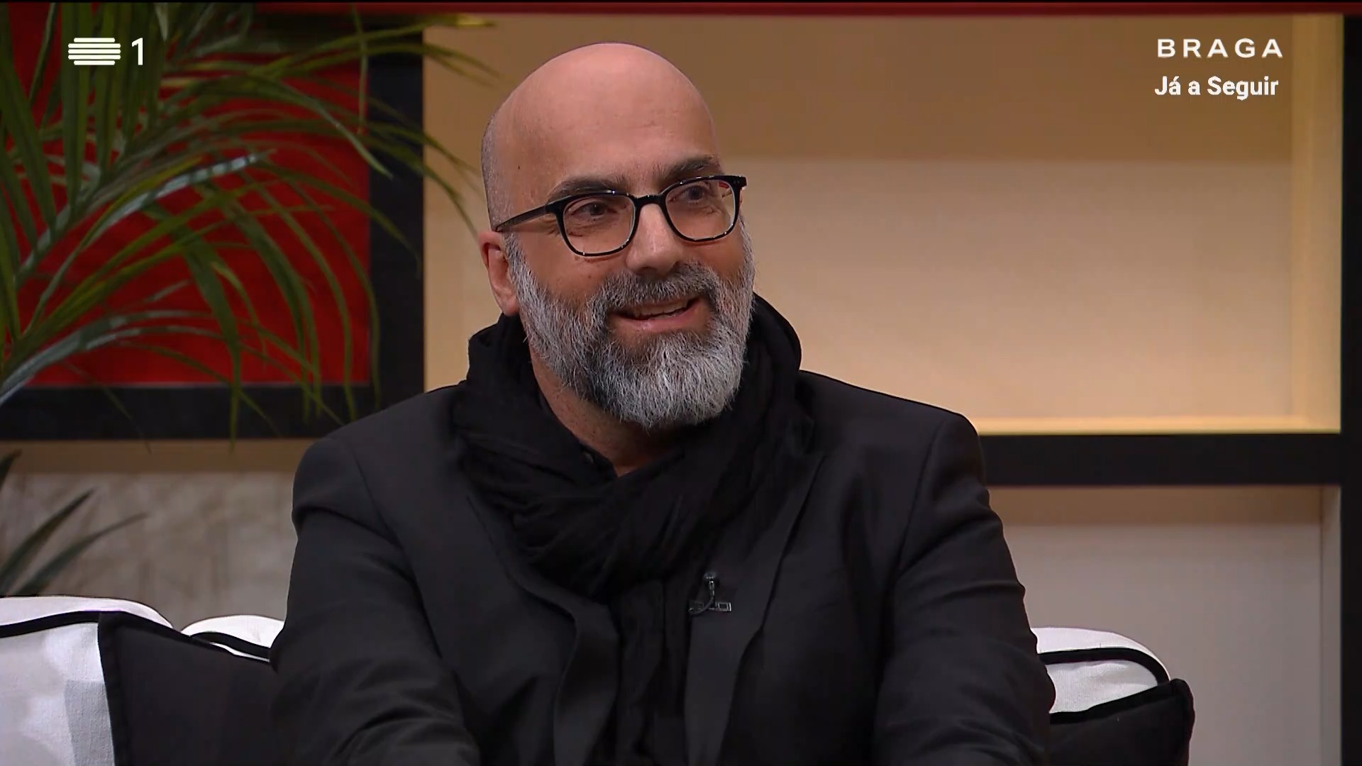 Valter Hugo Mãe: "Eu penso que Deus não existe mas eu sinto que Deus ...