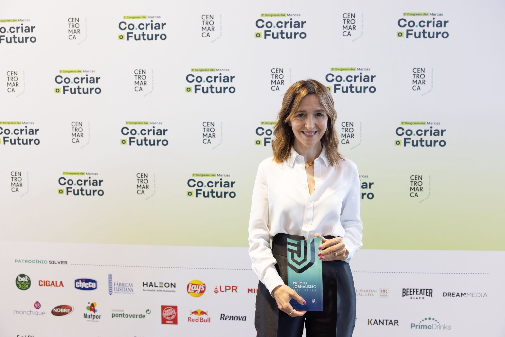 Jornalista da RTP Paula Martinho da Silva vence Prémio Jornalismo Que ...