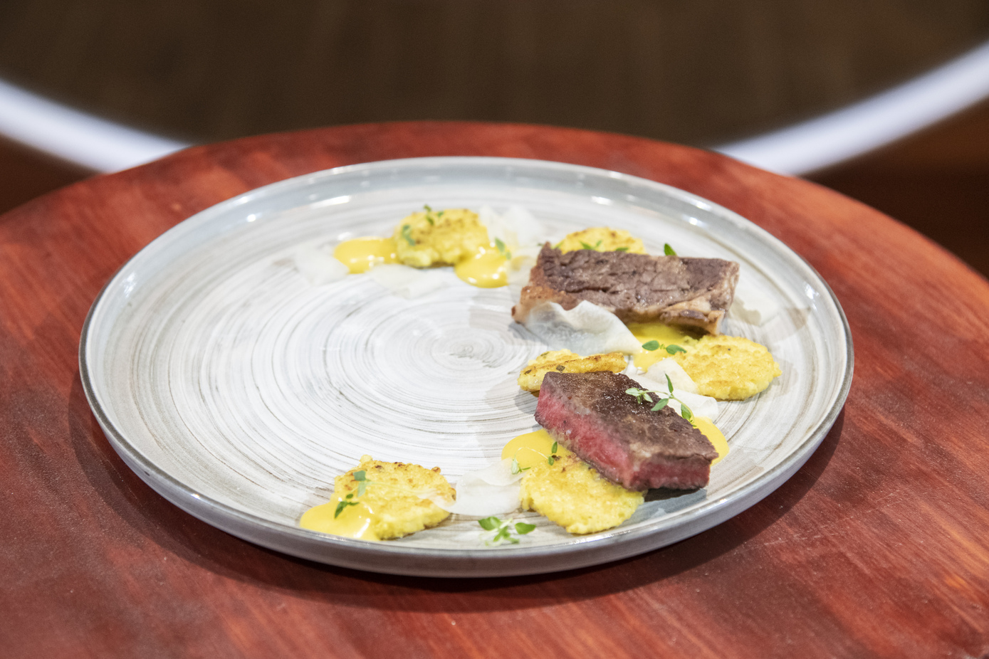 Entrecôte maturado com polenta de milho painço e picles de chuchu ...