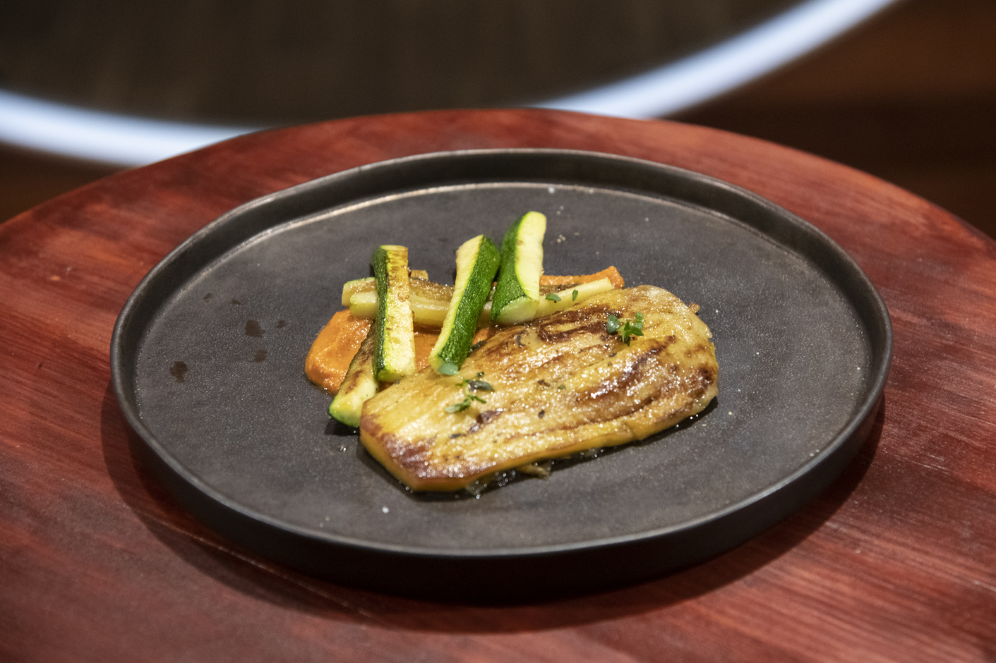 "Bife" de beringela com sticks de courgette - Masterchef