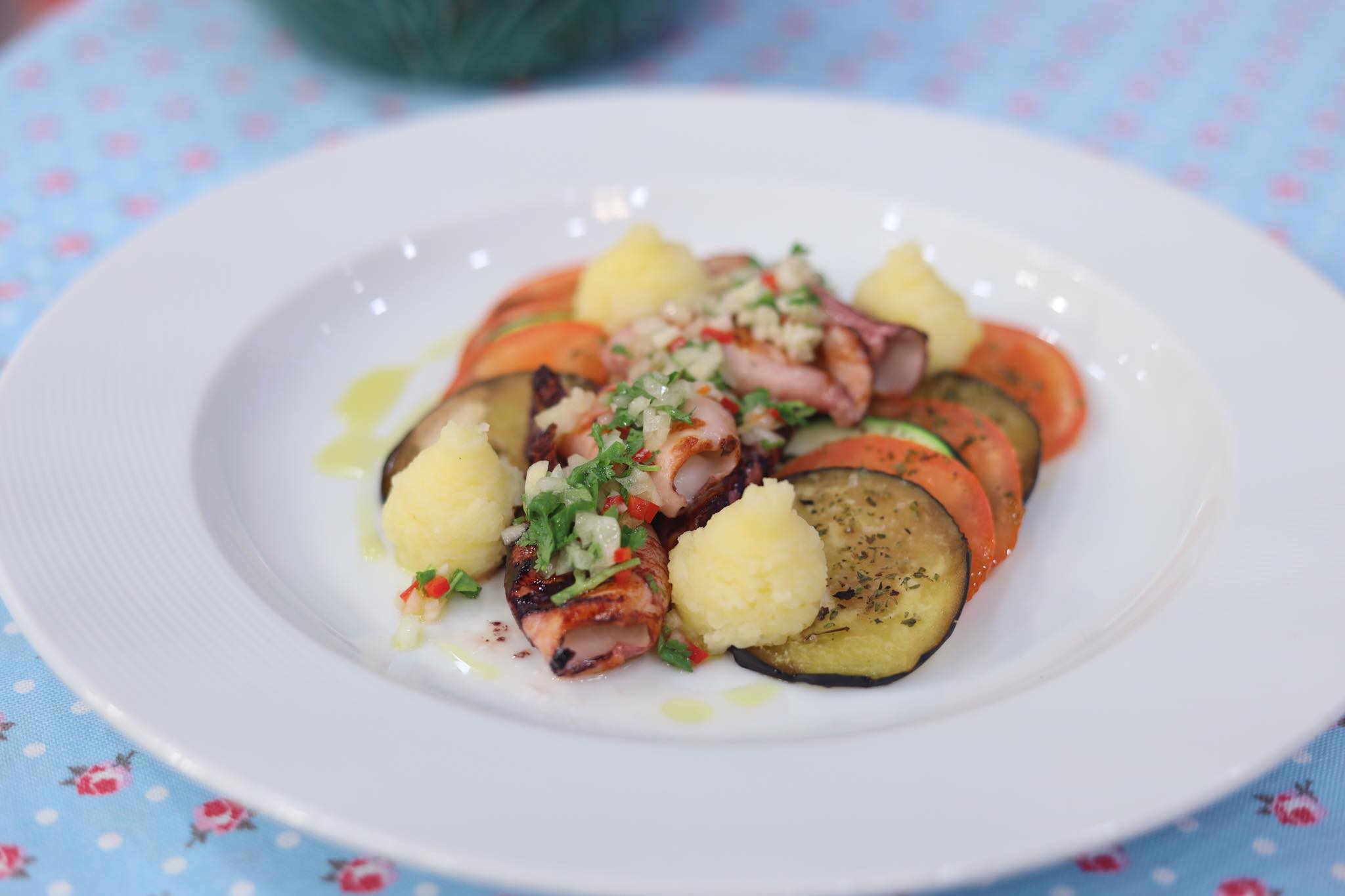 Lulinhas com Puré de Limão e Legumes - Chef Marco Gomes | Praça da ...