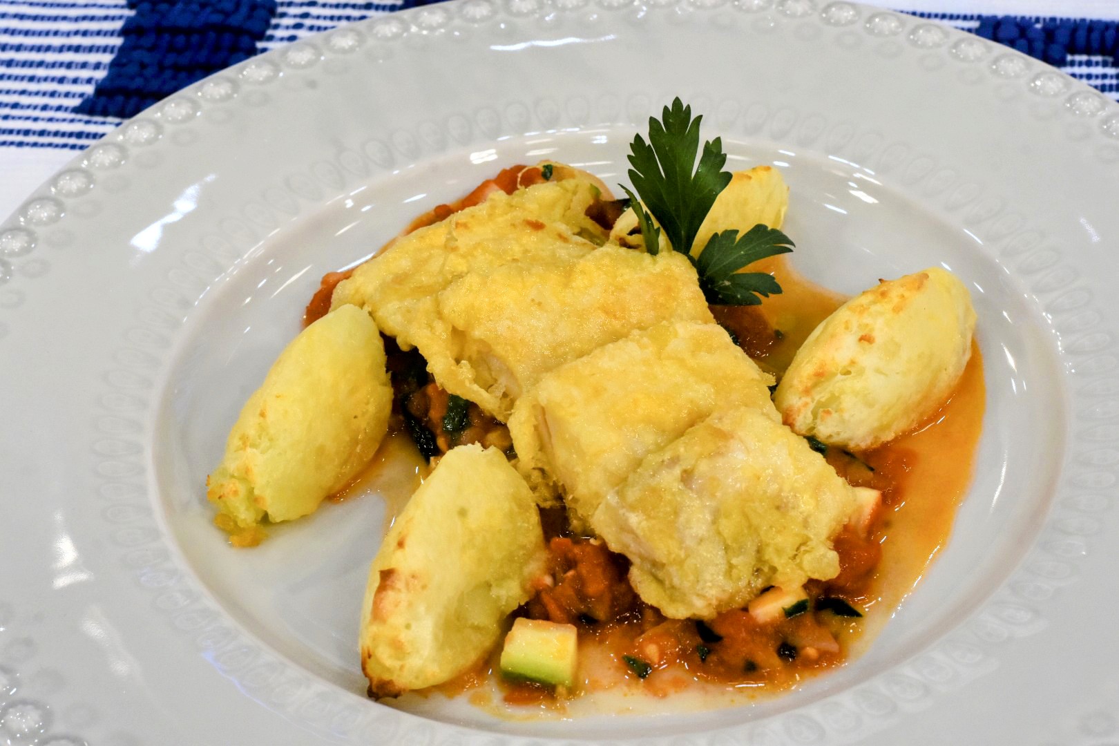 Filetes de bacalhau em tomatada - Chef Marco Gomes | Praça da Alegria | RTP