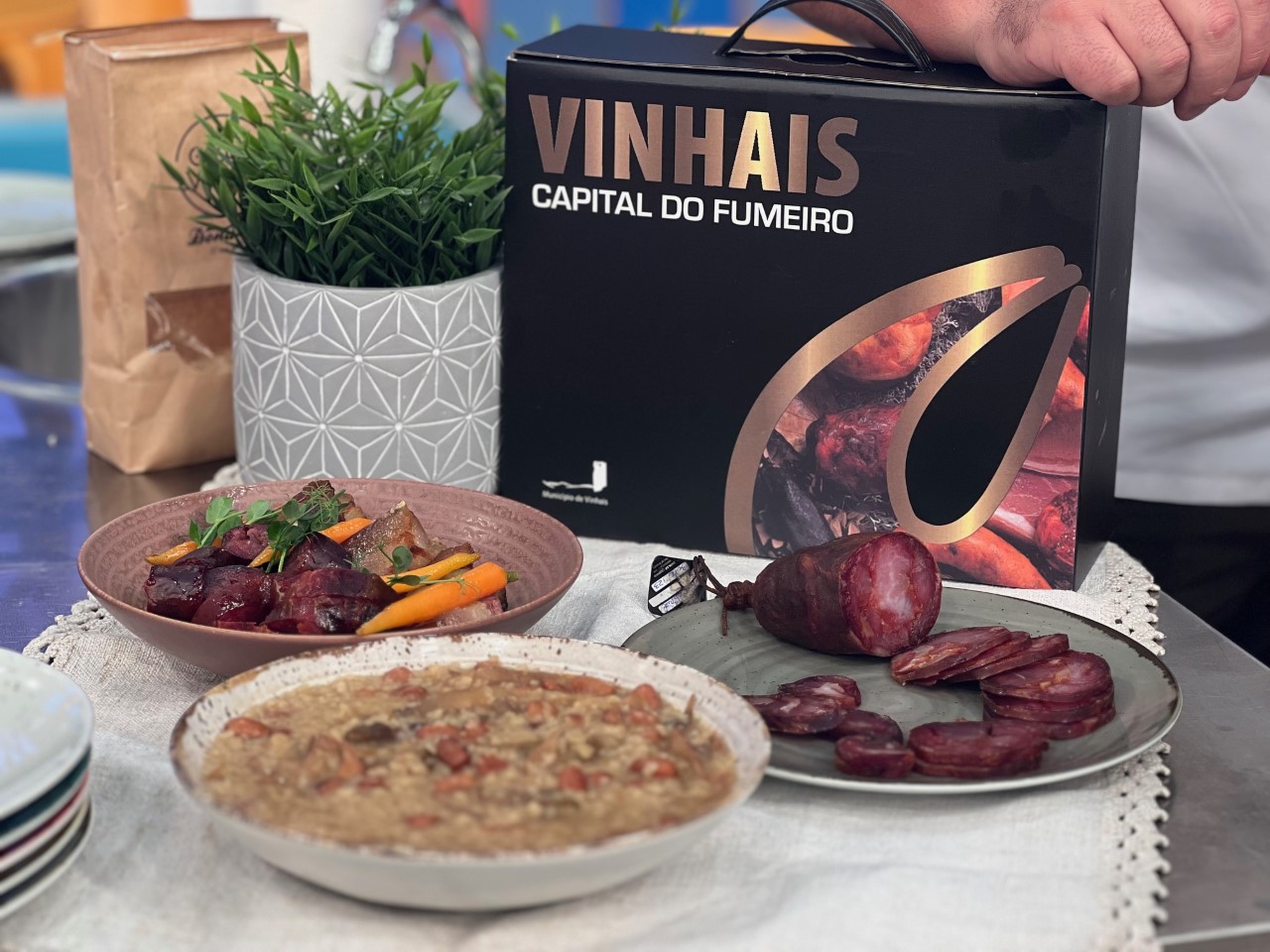 Cuscos com Casulas e Fumeiro de Vinhais - Chef Marco Gomes | Praça da ...