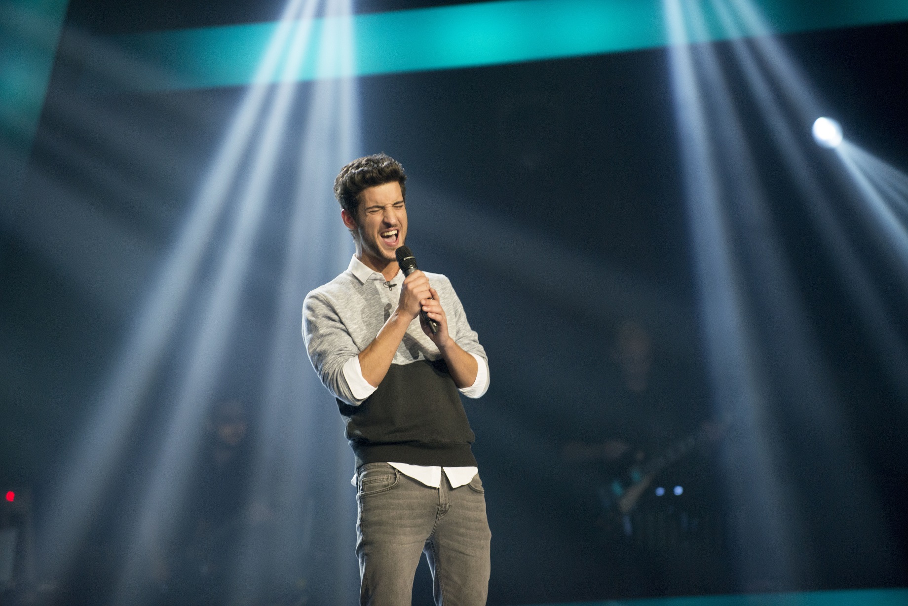 Luís Batista - "Hold Back the River"