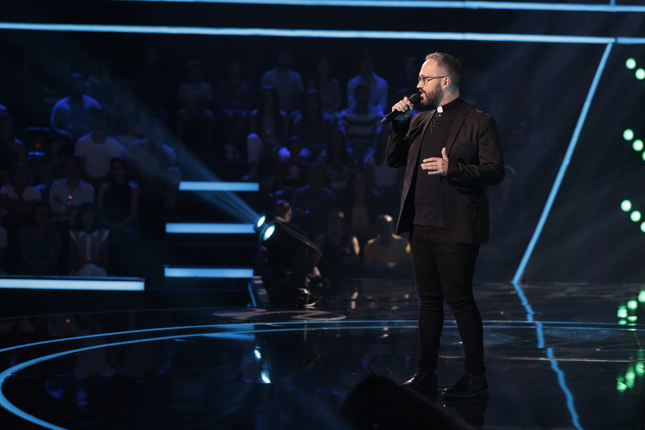 Jason Gouveia - "Como É Grande o Meu Amor" | Prova Cega - The Voice ...
