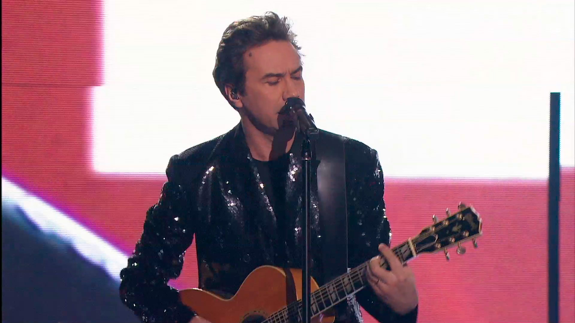 David Fonseca - "Chasing The Light" | Gala de Natal 2022 | The Voice ...