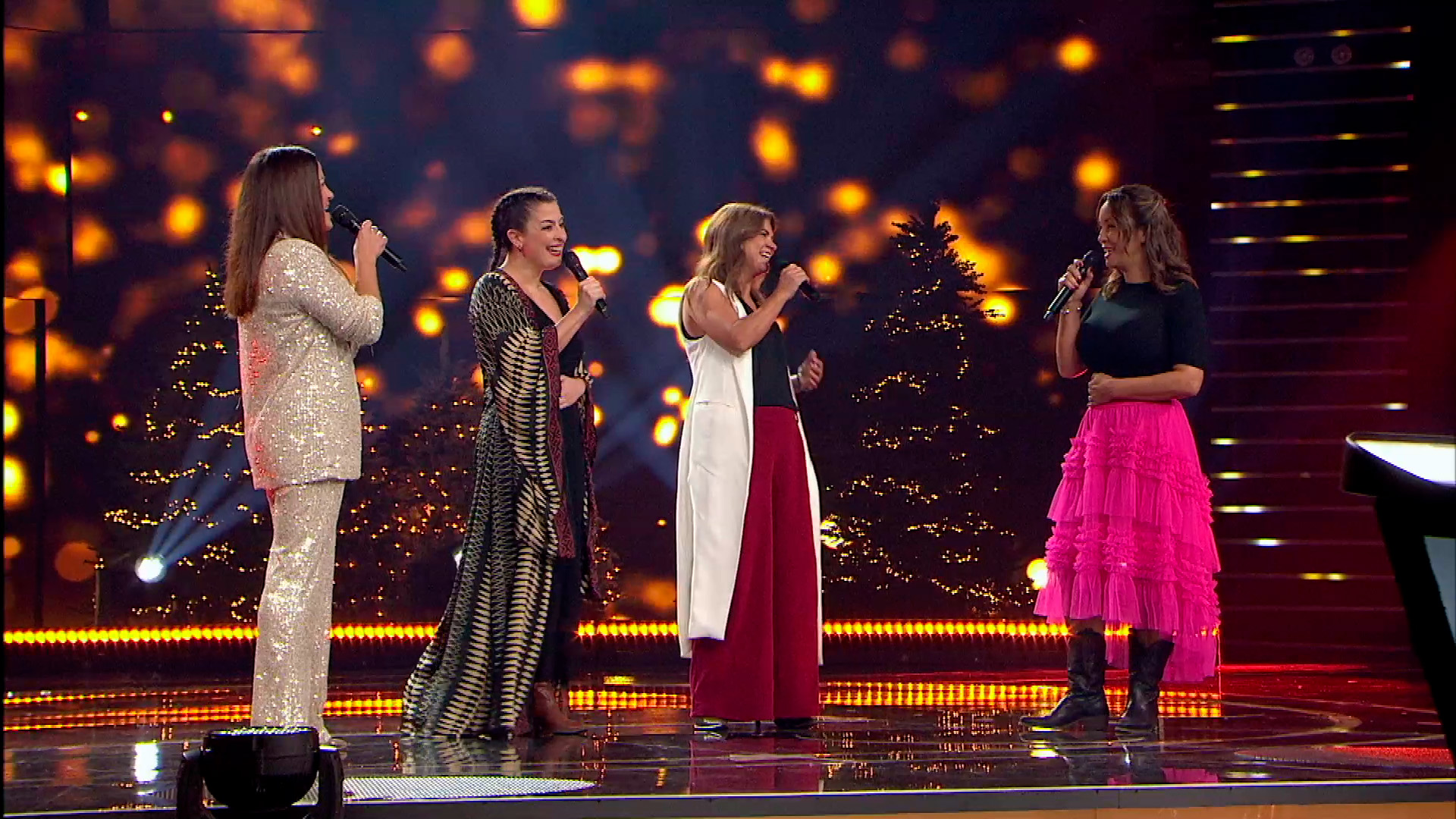 Amigas surpreendem Marisa - "Procura por mim" | Gala de Natal 2022 ...